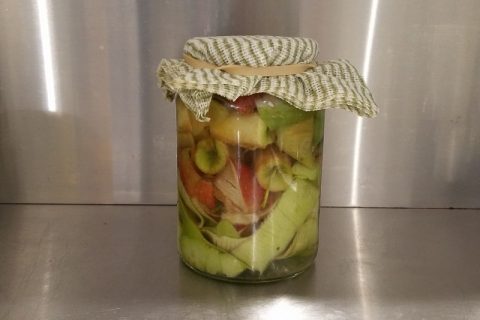 How to make apple scrap vinegar from peels and cores